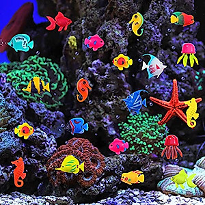 20 Pieces Artificial Moving Fishes Plastic Floating Fishes Lifelike Fish Ornament Aquarium Decorations for Fish Tank (Jellyfish and Seahorses)