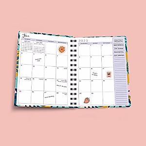 2023 Amy Knapp's The Very Busy Planner: 17-Month Weekly Organizer for Women with Stickers (Student and Family Planner, Thru December 2023) (Amy Knapp's Plan Your Life Calendars)