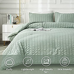 AveLom Sage Green Seersucker King Comforter Set (104x90 inches), 3 Pieces - 100% Soft Washed Microfiber Lightweight Comforter with 2 Pillowcases, All Season Down Alternative Comforter Set for Bedding
