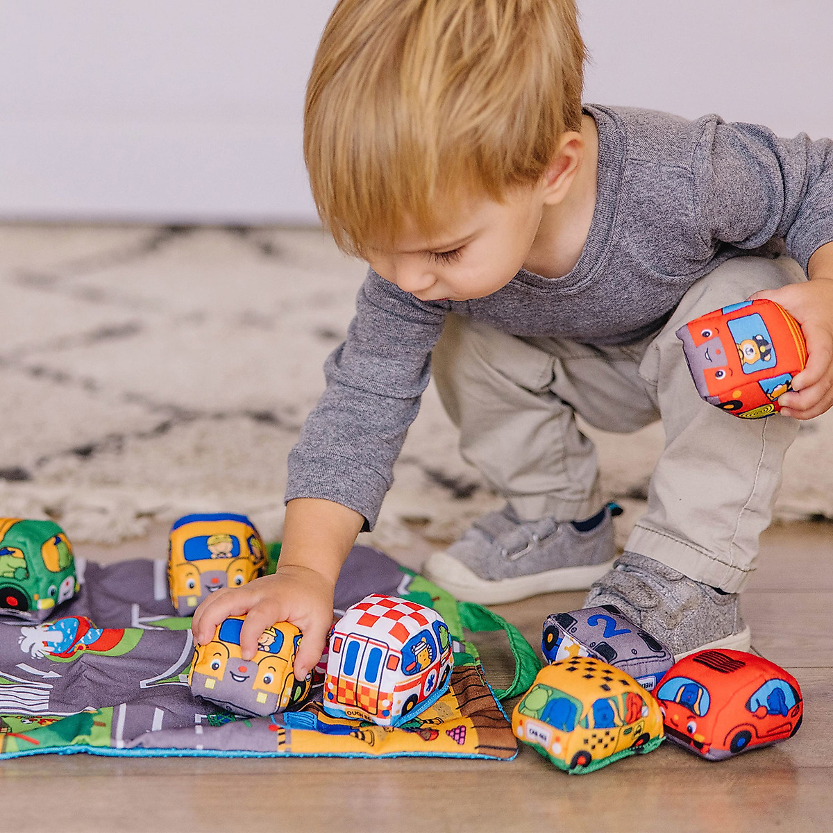 Melissa & Doug Take-Along Town Play Mat (19.25 x 14.25 inches) With 9 Soft Vehicles - With Storage Bag, Toy Vehicle Play Sets For Babies