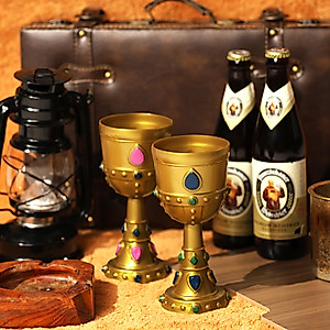 ZHURUININ 4 Pcs Medieval Molded Crown Goblets 8 oz Gold Jeweled Plastic Chalice King Queen Party Goblets Medieval Party Decorations for Carnival Party Drinking Decor Supplies (4)