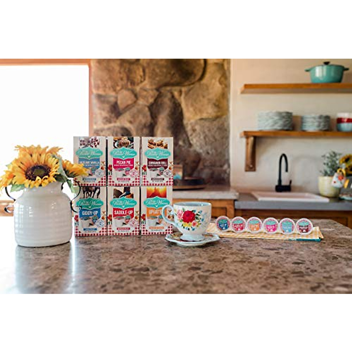 The Pioneer Woman Flavored Coffee Pods, Cinnamon Roll Medium Roast Coffee, Flavored Single Serve Coffee Pods for Keurig K Cups Machines, 24 Count