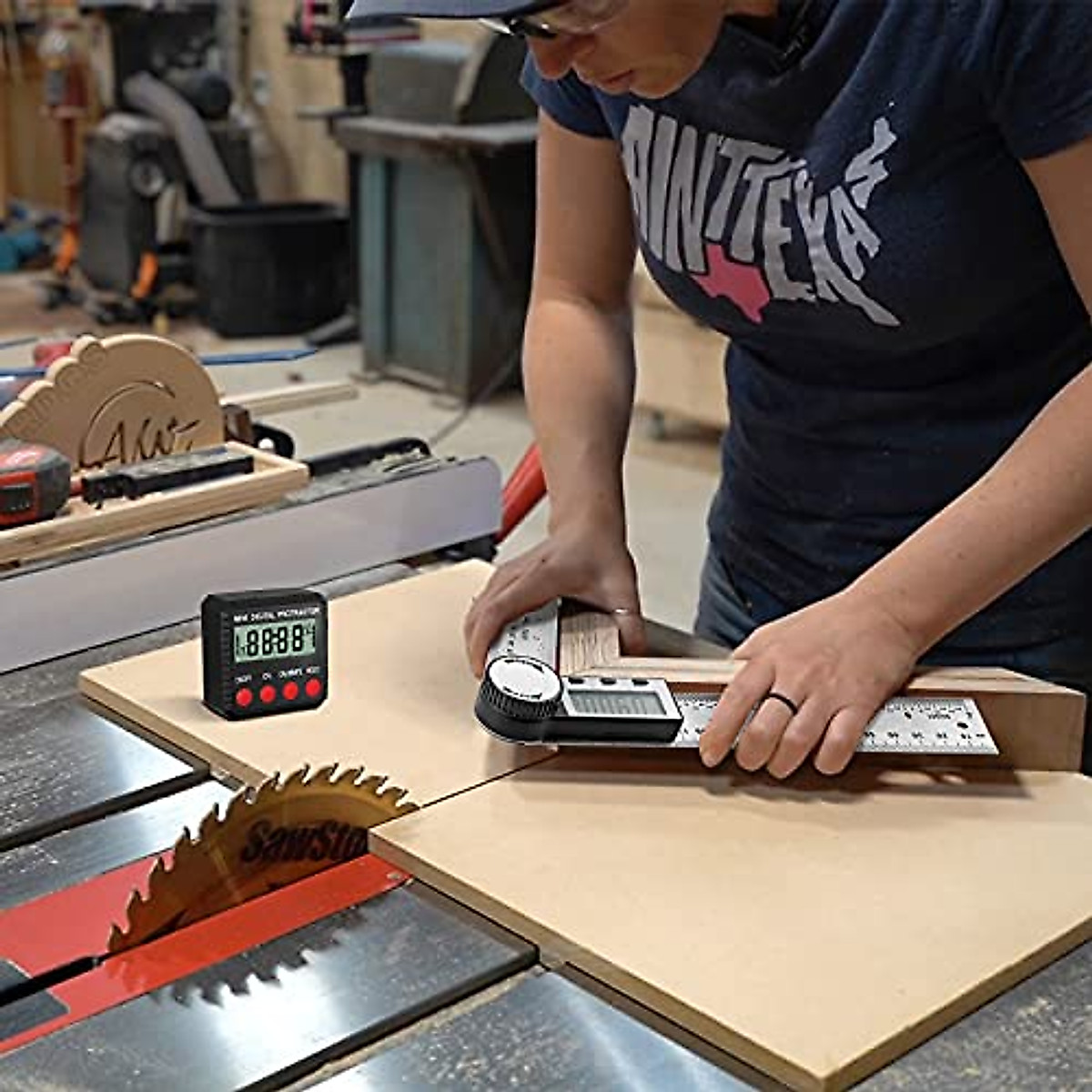 2-in-1 Angle Finder Protractor with Miter Calculator, XUNTOP 0~230° 400mm Digital Torpedo Level Angle Finder Gauge Meter IP54 Protected Electronic Bubble Inclinometer