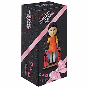 Royal Bobbles Squid Game Young-HEE 8” with Guards Collectible Bobblescape Bobblehead Statue