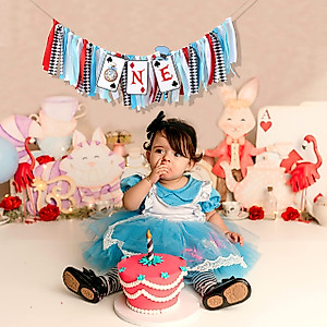 Alice in Wonderland One High Chair Banner - Alice in Wonderland Birthday Party Decorations，Alice Wonderland First Birthday High Chair Banner Girl，1st Birthday Girl Decoration，Highchair Banner 1st Birthday Girl，onederland 1st Birthday Girl One High Cha