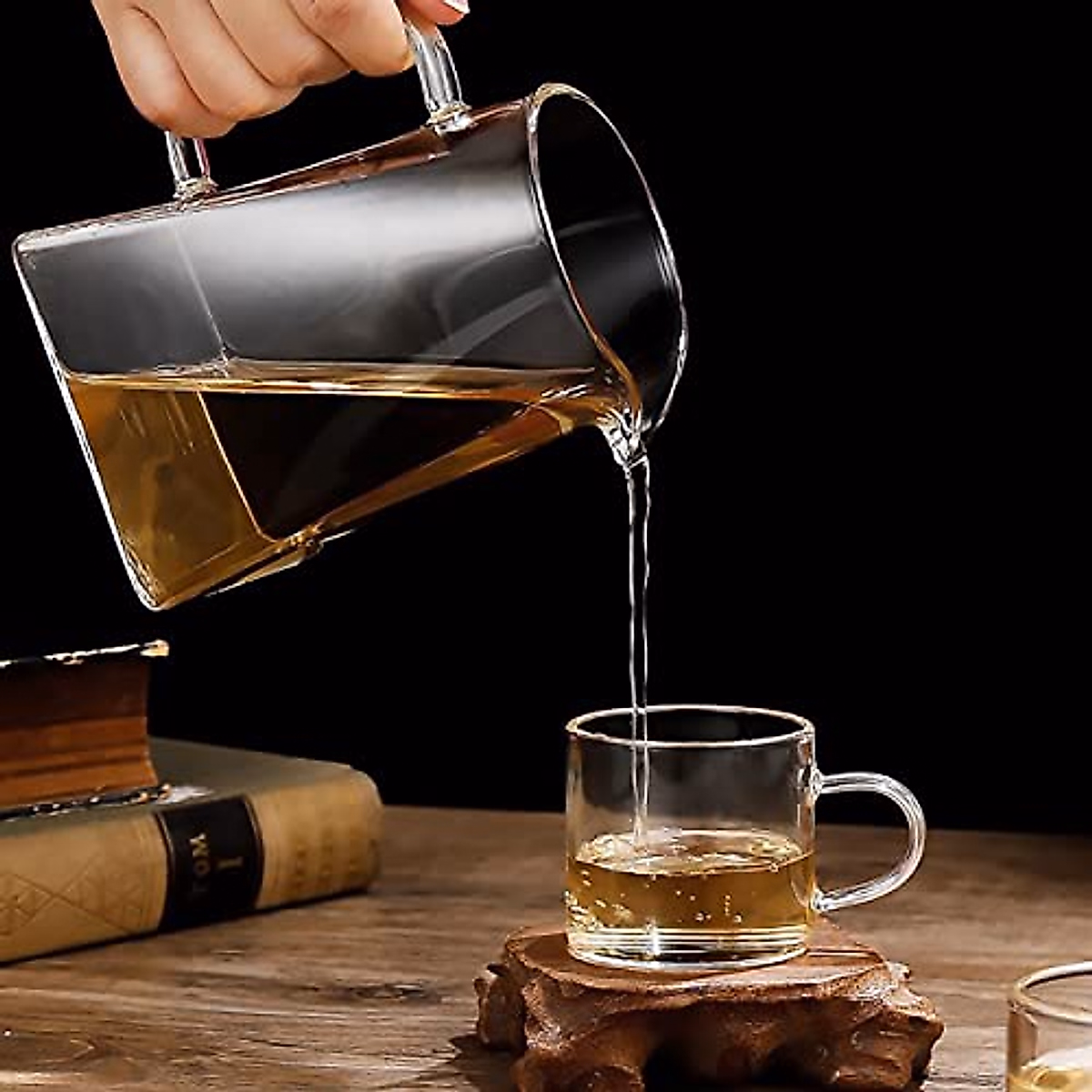 Dadamong Glass Pitcher with Handle, Milk and Cream Pitcher Cup Jug, Heat Resistant Borosilicate Glass Creamer for Coffee Tea or Maple Syrup Serving, Stovetop & Microwave Safe (25oz/ 750ML)