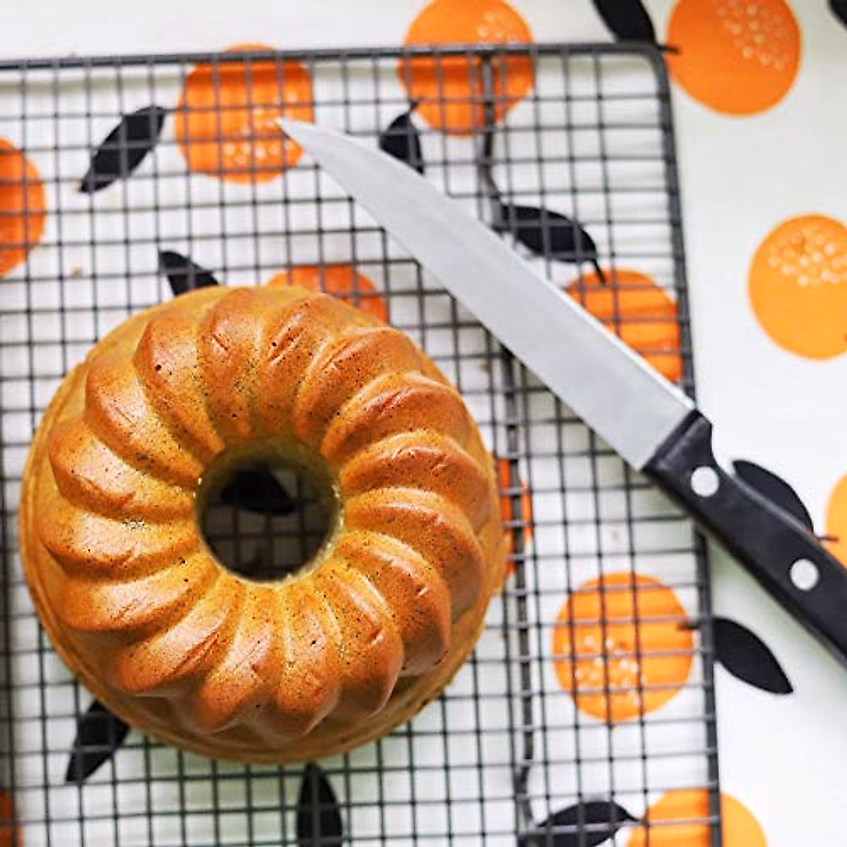 AILEHOPY Silicone Bundt Cake Pan - 8-10Inch Round Fluted Tube Cake Baking Molds，Non-stick Food Grade Silicone Mold For Gelatin, Bread, Jello, Chiffon, 2Pack