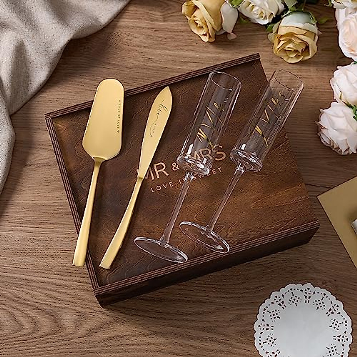 AW BRIDAL Champagne Glasses Engraved Mr & Mrs Gold Cake Cutting Set for Wedding Bridal Toasting Champagne Flutes, Wedding Gifts for Couple Cake Knife and Server Set for Anniversary Engagement Gifts