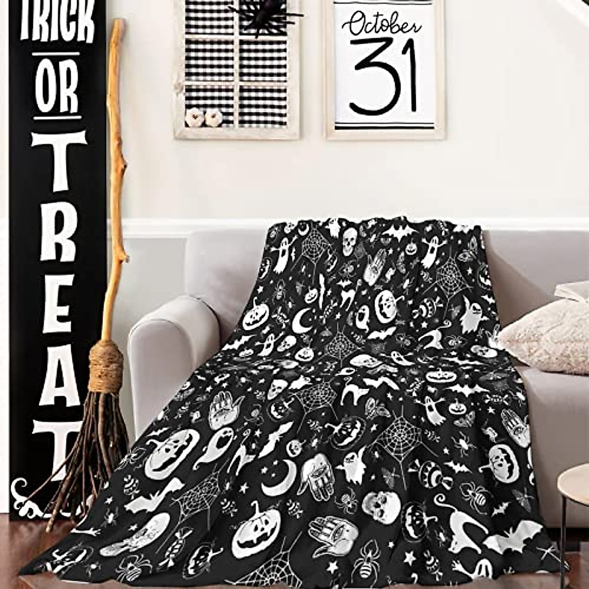 Black Halloween Blanket Witchy Blanket Hallloween Throw Blanket Pumpkin Skull bat Ghost Blanket Hallloween Gifts Soft Fuzzy Fleece Blanket for Sofa Bed Couch Chair Dorm 60"X50"