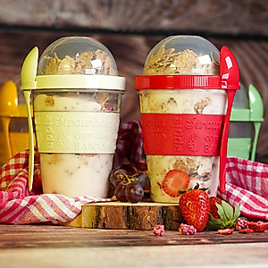 Salda 4 Pack 20 oz Breakfast On the Go Cups, Take and Go Yogurt Cup with Topping Cereal Cup with spoon, Overnight Oats or Oatmeal Container Jar, Colorful Set of 4