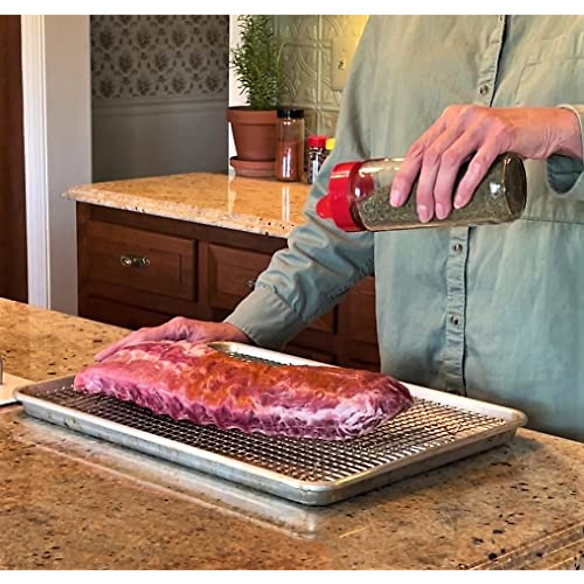 JARMING COLLECTIONS Glass Spice Jars with Shaker Lids - Spice Containers 16 oz Seasoning Shaker for Parmesan Cheese, Cinnamon Sugar Dispenser or as Salt Container with lid