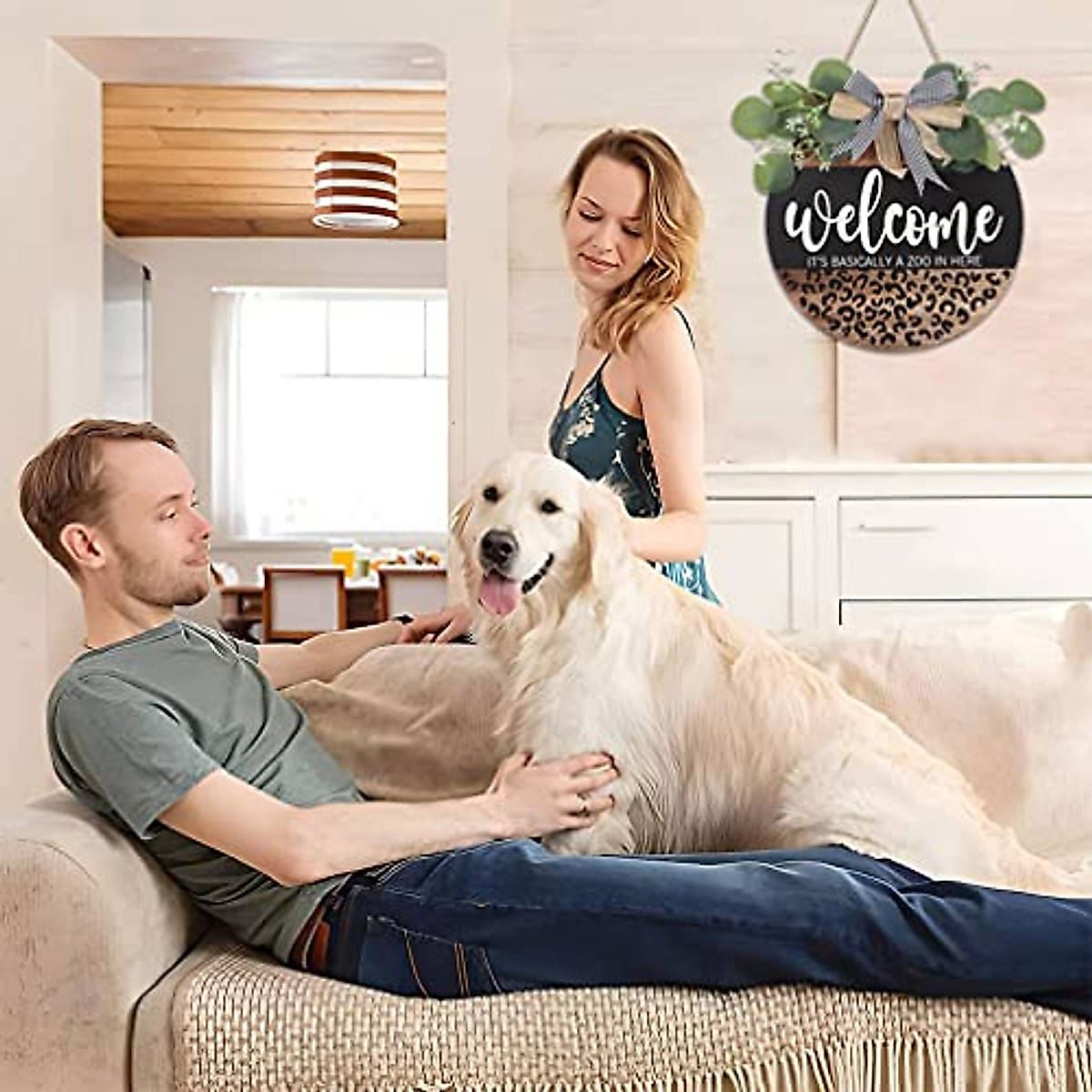 FWIEXA 3D Welcome Door Sign Wreath Wall Decor, It's Basically A Zoo in Here Round Wood Hanging Sign (11.4”x11.4”), Funny Hollow Leopard Pattern Decoration for Yard Garden Farmhouse Outdoor