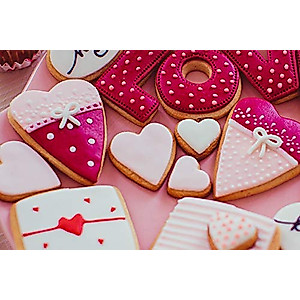 Fox Run Heart Shaped Cookie Cutters, 5-Piece Set with Storage Tin Included, Stainless Steel