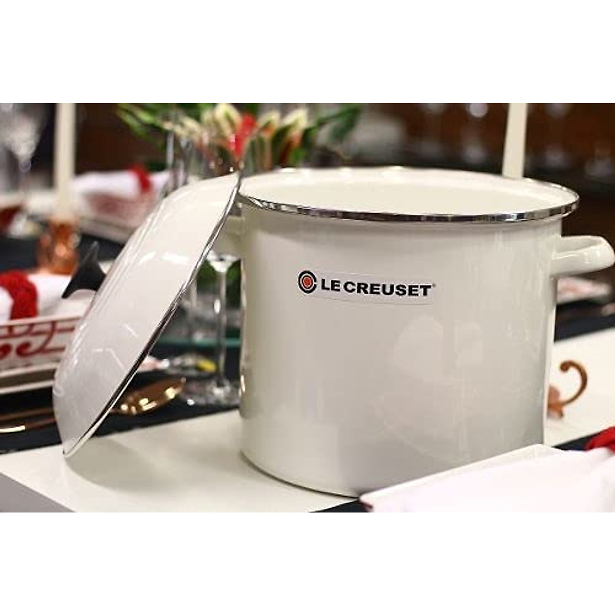 Le Creuset Enamel On Steel Stockpot, 8 quarts, White