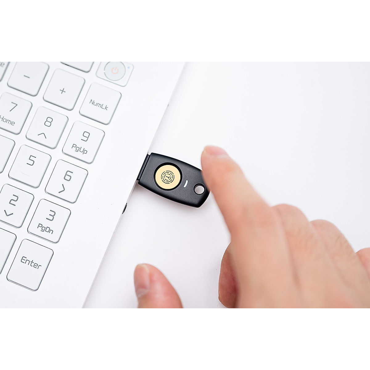FIDO2 U2F Security Key Passkey Two-Factor Authentication (2FA) USB Key PIN+Touch (Non-Biometric) USB-A Type TrustKey T110