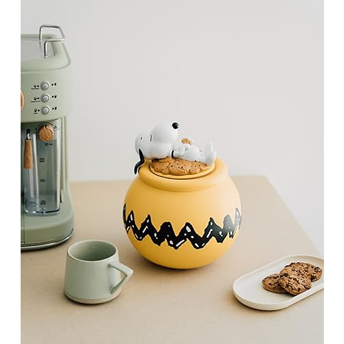 Grupo Erik Snoopy Cookie Jar With Lid | Snacks Canister | 20.5 x 20.5 x 24.6 cm | Candy Jar | Snoopy Gifts | Kitchen Decor | Airtight Food Storage Container