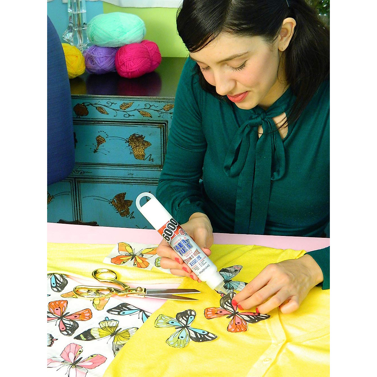 E6000 565000 Fabri-Fuse Adhesive, 2 fl oz Hang Bottle