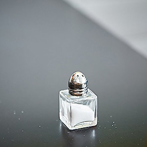 (Set of 2) Mini Salt and Pepper Shakers, 0.5 oz / 1/2 oz Glass Cube Body Restaurant Salt and Pepper Shakers By Tezzorio