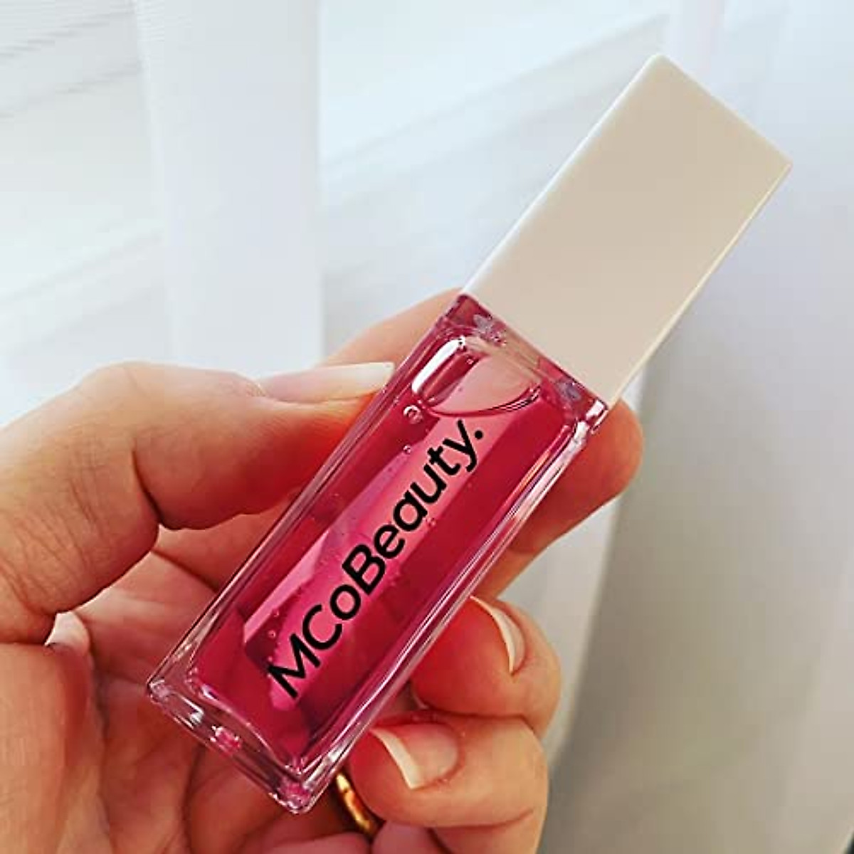 MCoBeauty Lip Oil Hydrating Treatment - Double-Duty Treatment And Gloss - Hydrate And Nourishes Your Lips - High-Shine Finish - Enhances Natural Lip Colour - For Smooth And Plump Lips - Pink - 0.3 Oz