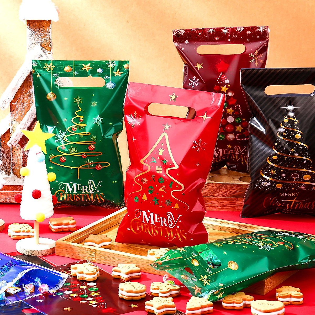 Hotop 150 Pcs Christmas Treat Bags Christmas Tree Goodies Bags Bulk Plastic Candy Treat Snacks Bags with Handles for Holiday Cookie Goody Gift Merry Christmas Party Favor Supplies, 6 Styles