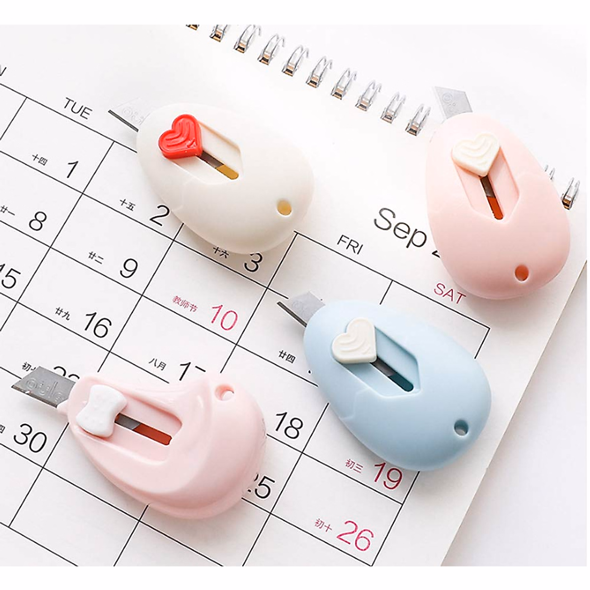 AKOAK 4 Pcs Mini Carry-on Small Box Cutter Durable Paper Cutting Small Knife Cute Sharp Envelope Opening Knife Retractable Utility Knife Suitable for Office and Home Use（random color）