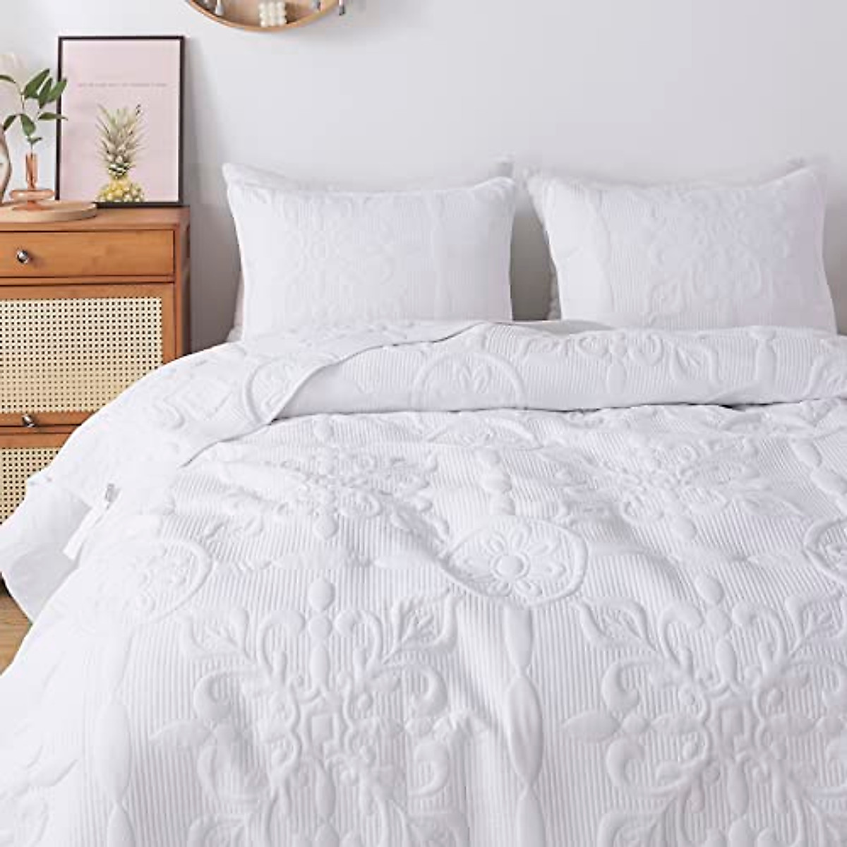 Damask Quilt Queen Size Bedding Sets with Pillow Shams, Boho Lightweight Soft Bedspread Coverlet, White Quilted Blanket Thin Comforter Bed Cover for All Season Spring Summer, 3 Pieces, 90x90 inches