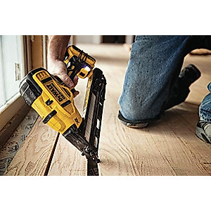 DEWALT 20V MAX Finish Nailer Kit, Angled, 15GA, Battery, Charger & Bag (DCN650D1)