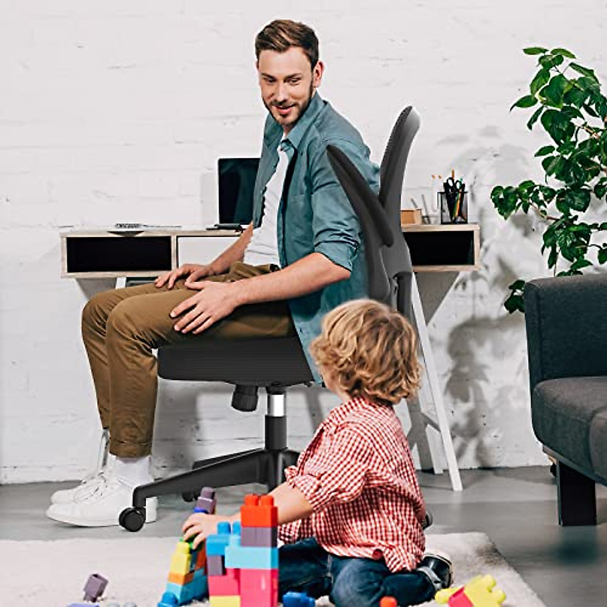 YONISEE Desk Chair - Ergonomic Office Chair Swivel Computer Chair with Flip-up Armrest, Adjustable Lumbar Support, Height Tilting Adjustment, Home Office Desk Chairs Mesh Task Rocking Executive Chair