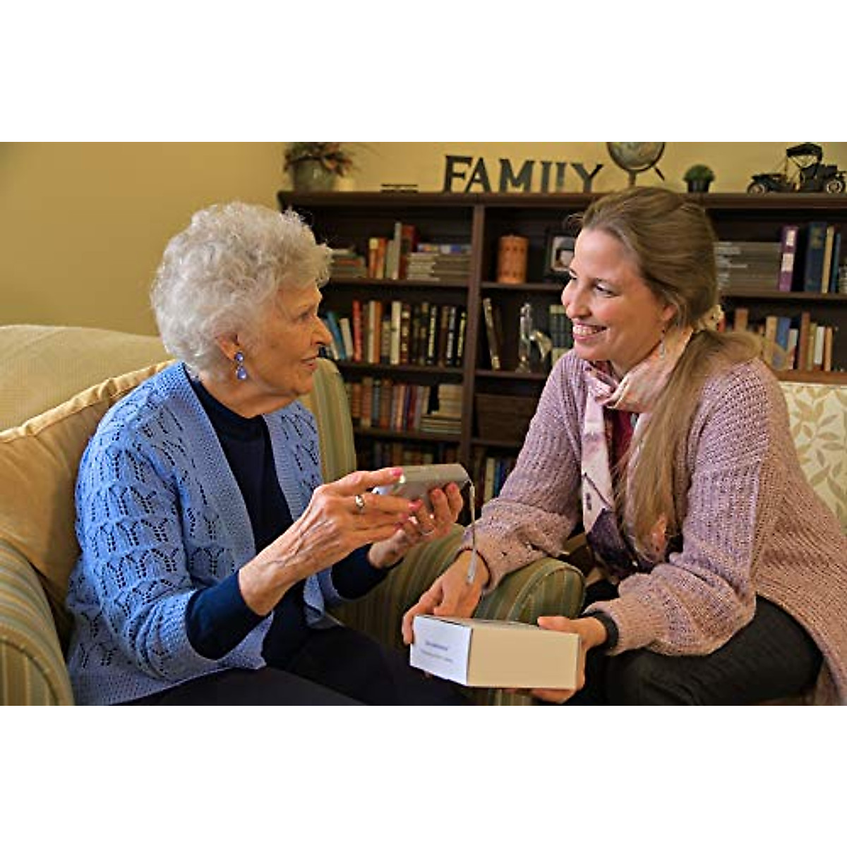 Daily Meditation 1 NKJV Audio Bible Player (Voice Only) -New King James Version Electronic Bible (with Rechargeable Battery, Charger, Ear Buds and Built-in Speaker)