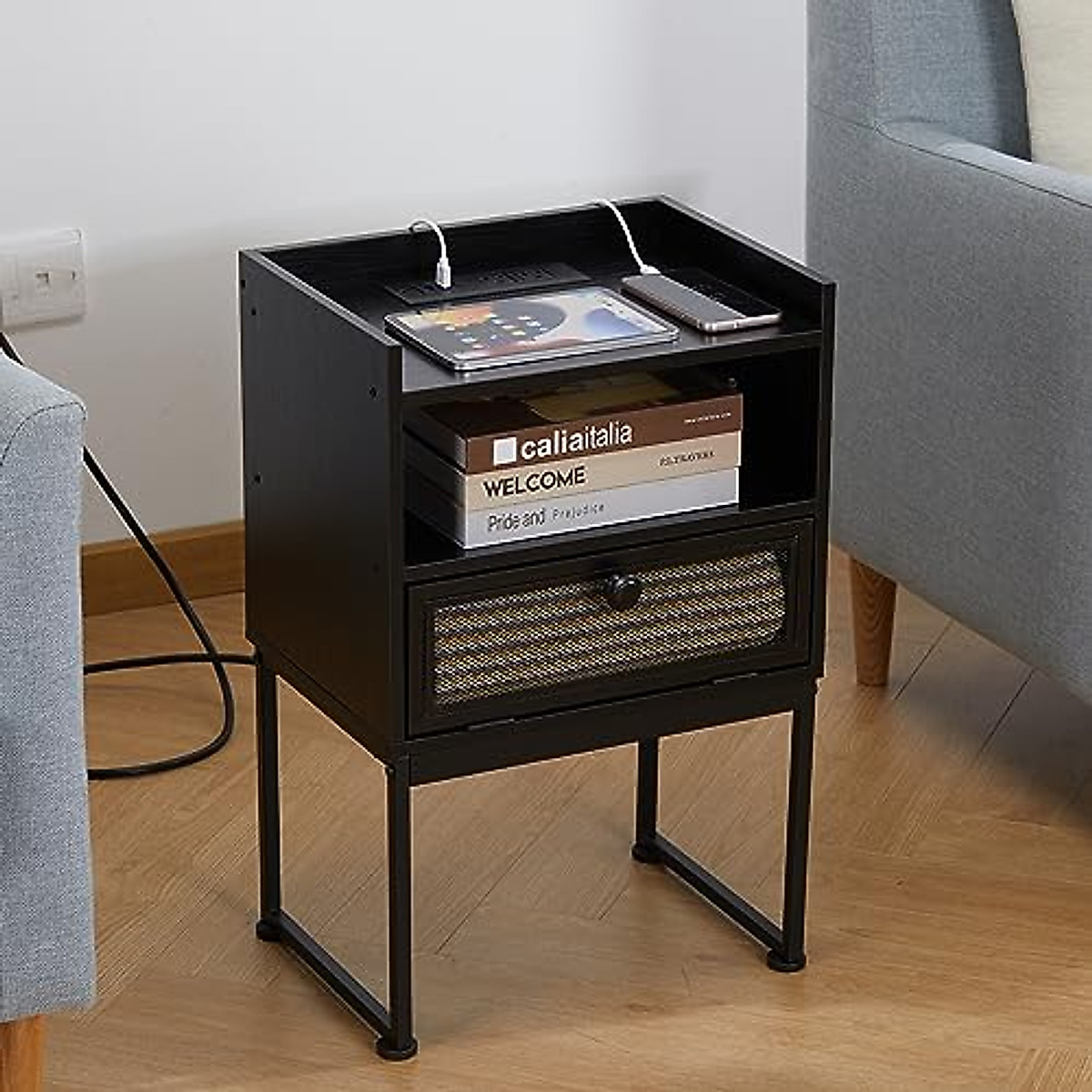 ZEXVIDA Small End Table Nightstand with Charging Station for Small Space,Bedside Table with Storage, Modern Industrial Sofa End Table for Small Place Living Room Bedroom Apartment,Black