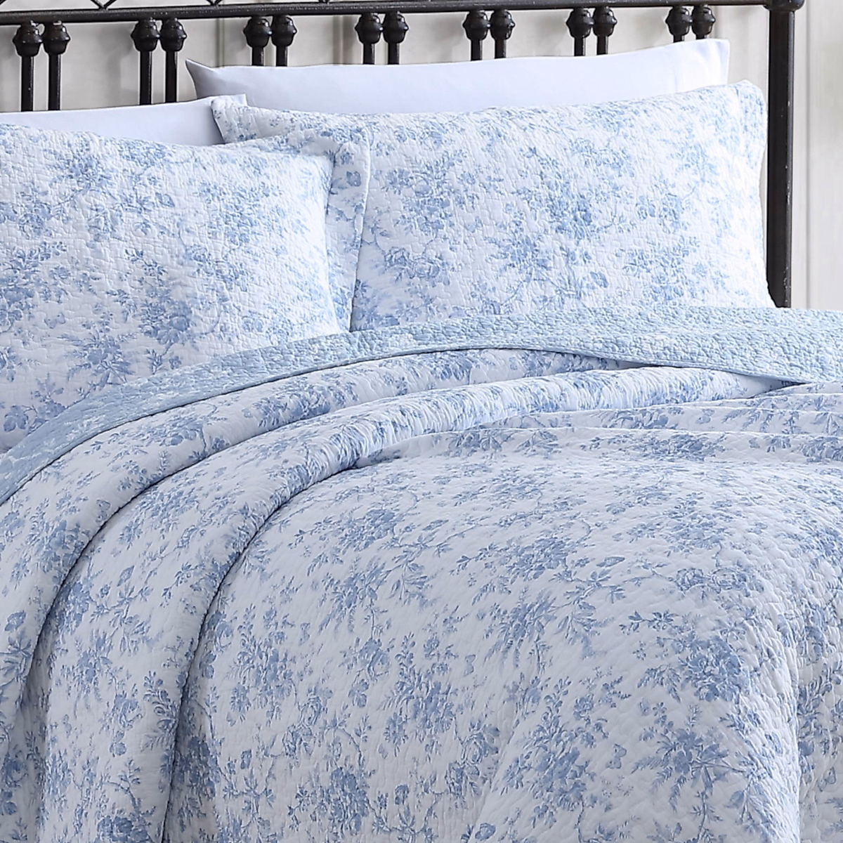 Laura Ashley Home - Twin Quilt Set, Reversible Floral Cotton Bedding with Matching Sham, Home Decor for All Seasons (Walled Garden Blue, Twin)