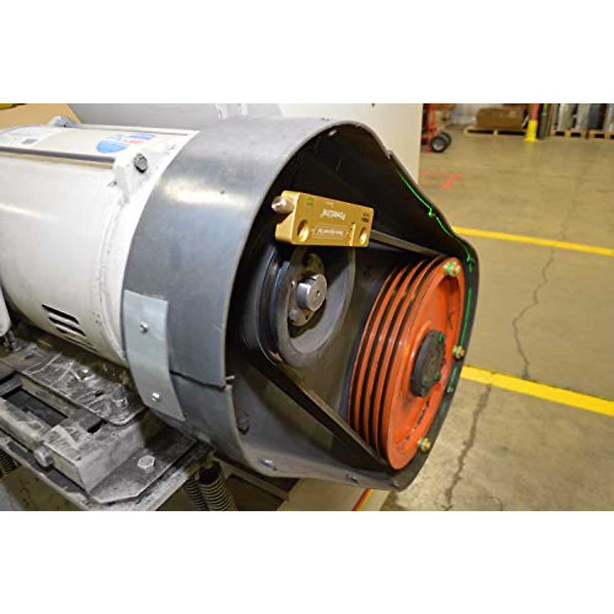 Johnson Level & Tool 40-6210 Magnetic Sheave Alignment Laser with GreenBrite Technology, Green, 1 Kit