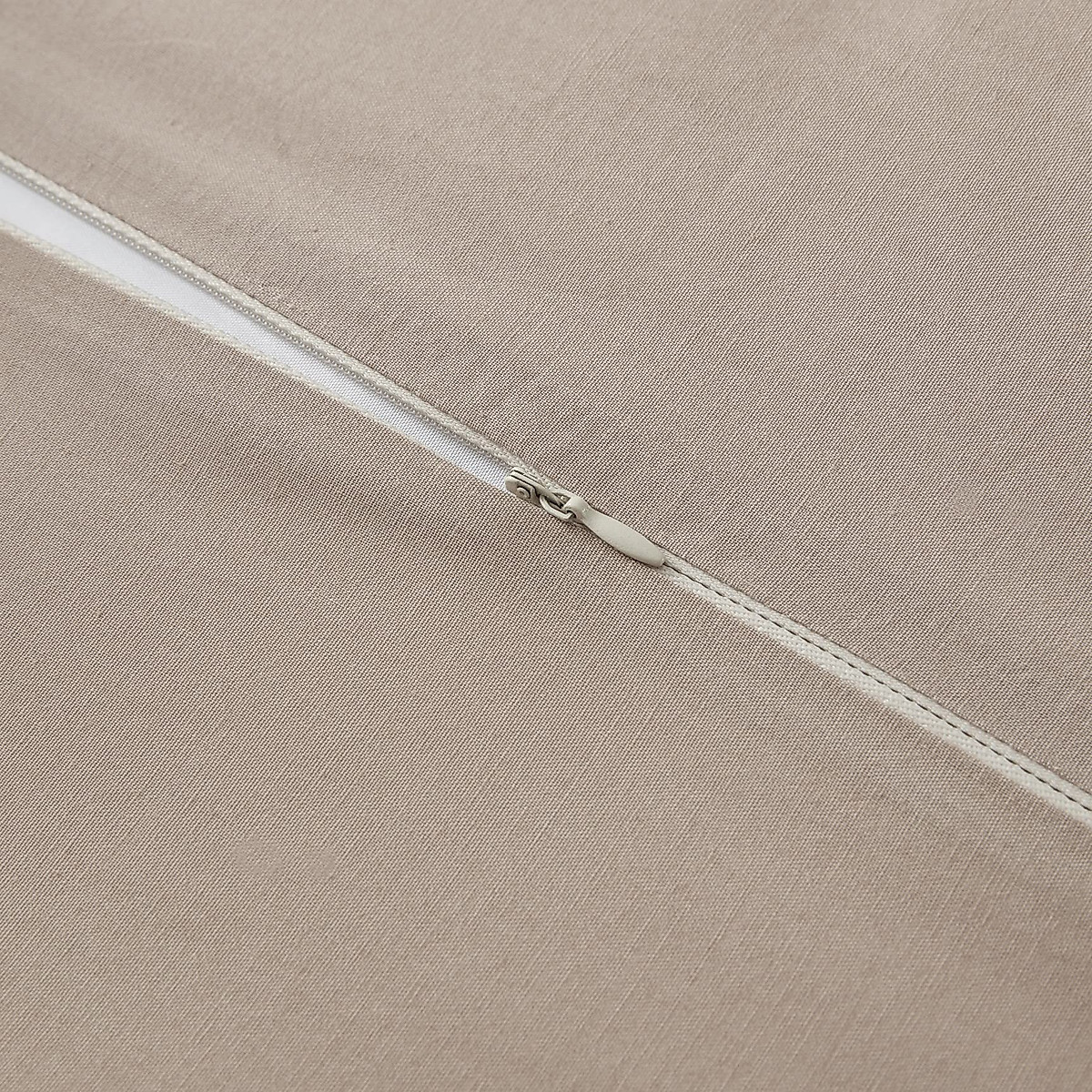 Paseo Road by HiEnd Accents Tempe Matelassé 3 Piece Duvet Cover Set with Pillow Shams, Super King, Aztec Pattern, Textured Modern Rustic Southwestern Luxury Bedding, 1 Comforter Cover, 2 Pillowcases