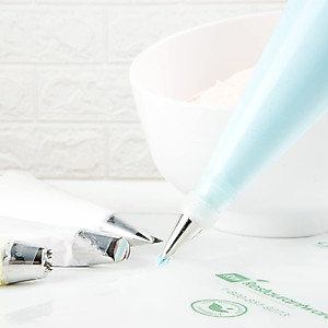 Restaurantware Pastry Tek Decorating Tip Star 1 Reusable Star Piping Tip - #30 Dent-Resistant Stainless Steel Closed Star Tip Dishwasher-Safe Decorate Cupcakes Cakes or Cookies