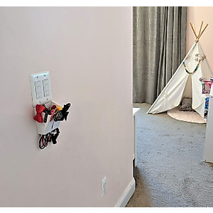 The No Screwups Switch Pocket Wall Organizer and Key Hook (Black, 1-Pack): Installs in Seconds on Any Switch or Outlet with No Screws or Tape. Great for Bedrooms, Kitchens, Bathrooms, Garages, Offices