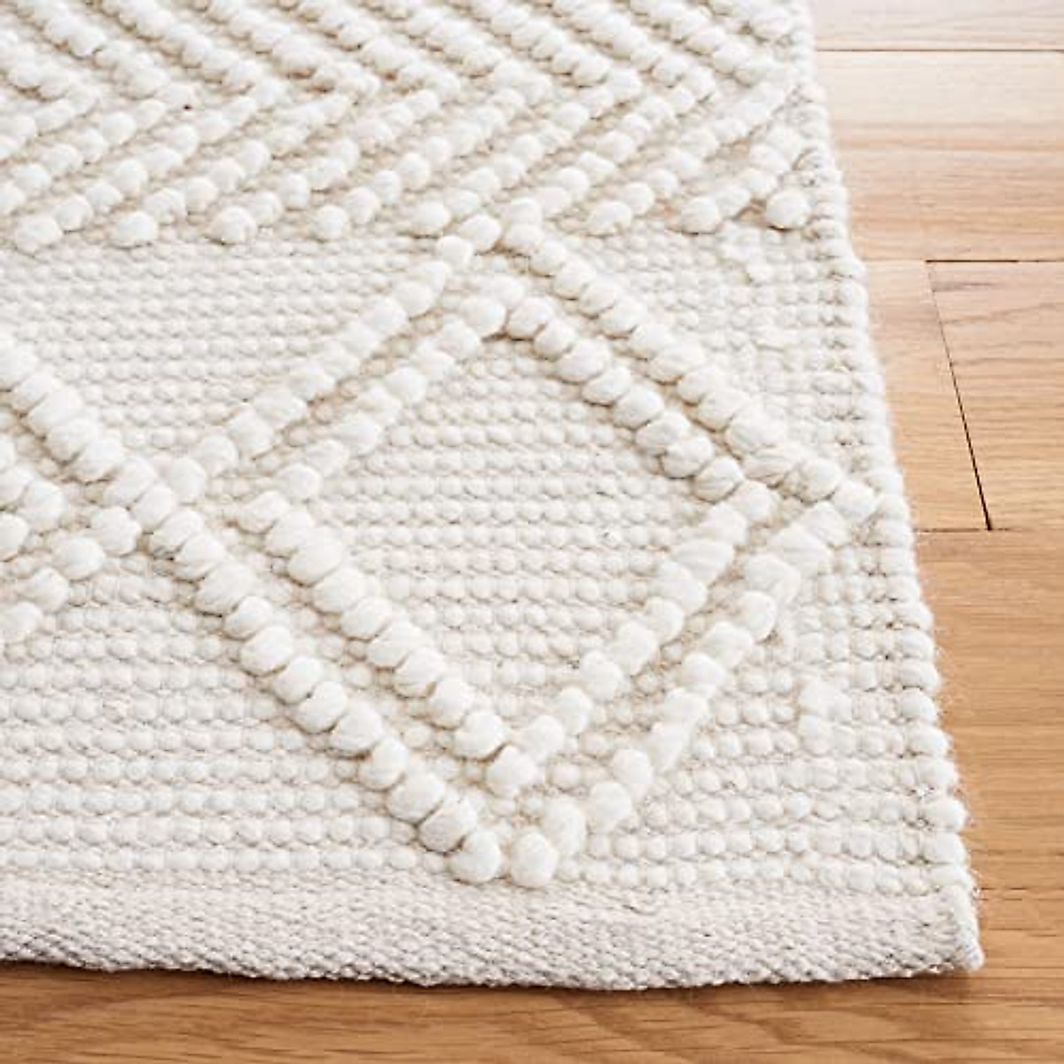 SAFAVIEH Natura Collection Accent Rug - 4' x 6', Ivory, Handmade Moroccan Boho Tribal Wool, Ideal for High Traffic Areas in Entryway, Living Room, Bedroom (NAT335A)