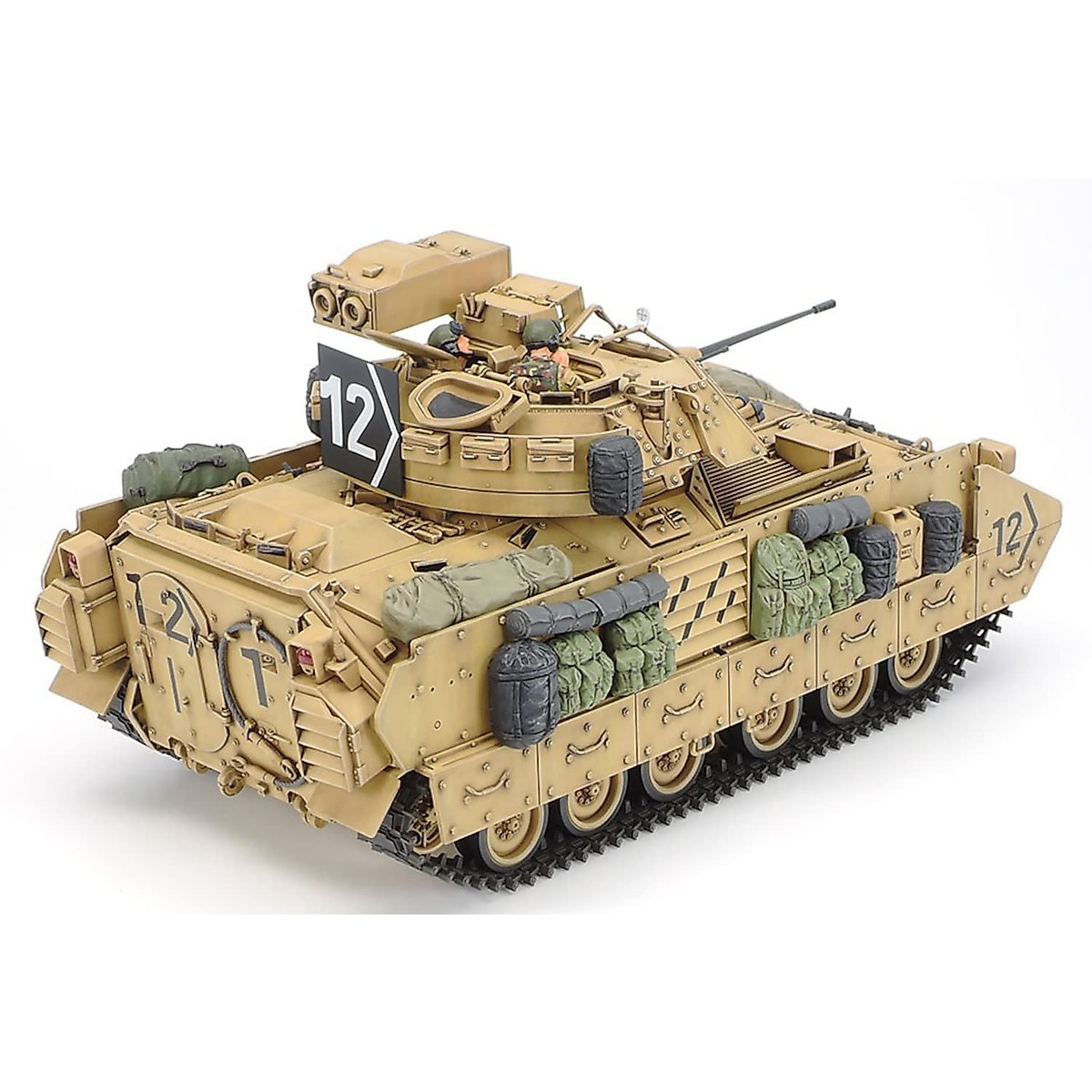 TAMIYA 35264 Desert Storm 1: 35 U.S. M2 A2 Bradley IFV (2)