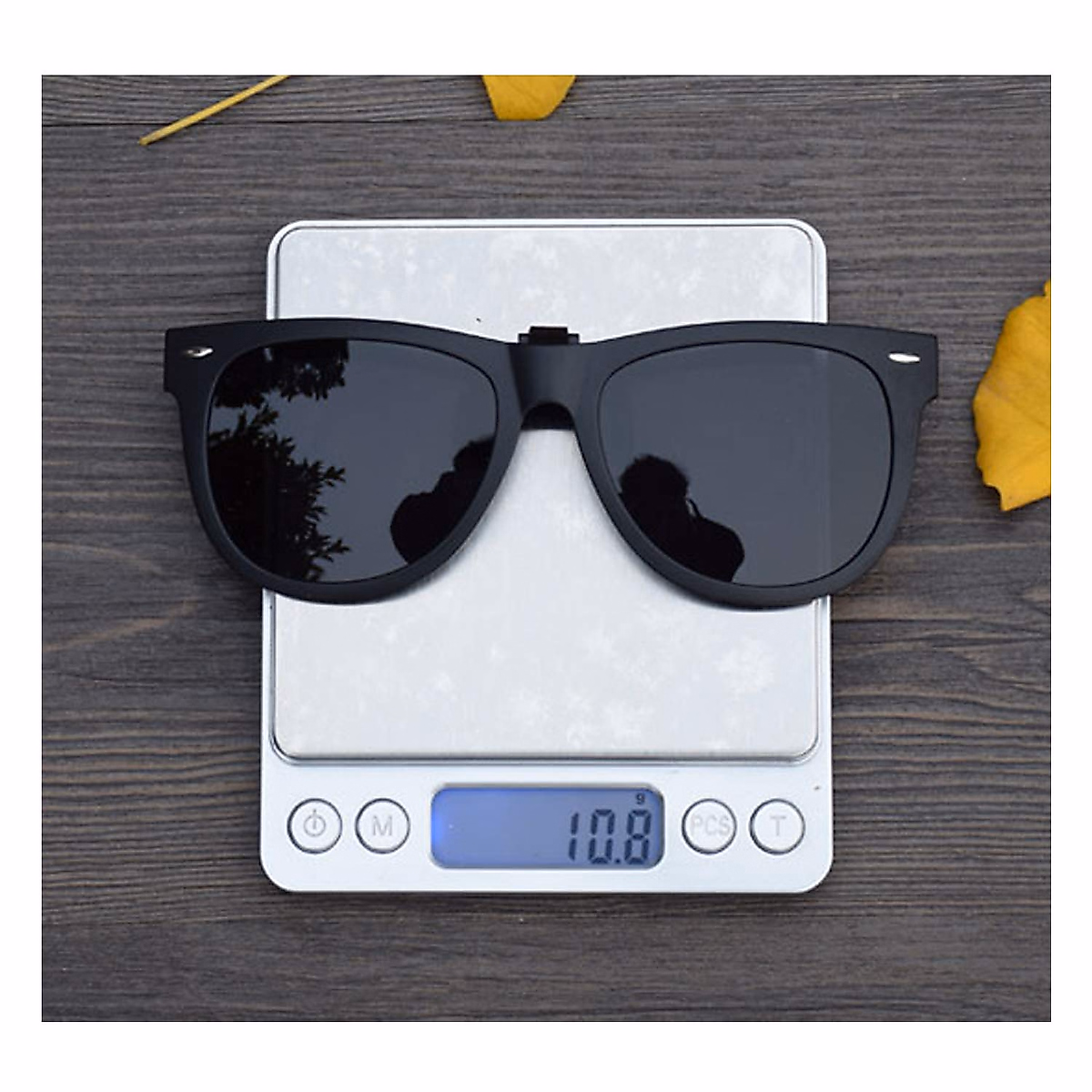 OopsMi Polarized Clip-on Sunglasses Unisex Anti-Glare Driving Sunglasses With Flip Up for Prescription Glasses (Black Lens)