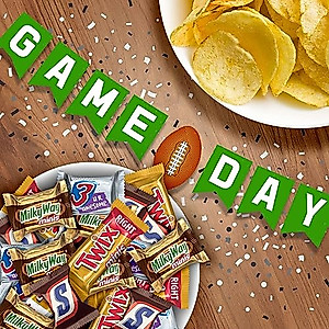 SNICKERS, TWIX, 3 MUSKETEERS & MILKY WAY Minis Size Chocolate Candy Variety Mix, 67.2-Ounce 240 Pieces (Packaging May Vary)