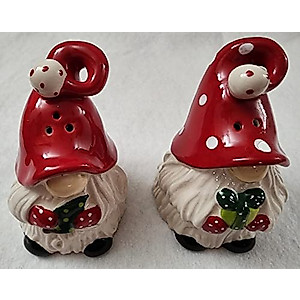 Christmas Salt and Pepper Shakers (Christmas Gnomes Set)