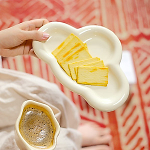 MDFAYE Jewelry Dish Trinket Tray for Women, Ring Dish Holder, Unique Cloud Shape Ceramic Plate Cute Things Vanity Aesthetic Room Decor Mother's Day Birthday Christmas Warm House Gifts (Crème)