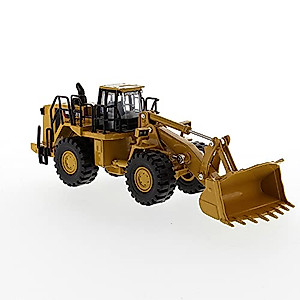 1:64 Scale Caterpillar 988H Wheel Loader - Construction Metal Series by Diecast Masters - 85697 - Functioning Arm and Bucket - Play and Collect - Made of Diecast Metal with Some Plastic Parts