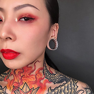 PUNKYOUTH 2PCS Ear Gauges Plugs Hollow Floral Single Flared Tunnels Fashion Expander Stretcher Piercings Brass Gauge Earrings 2g-1"