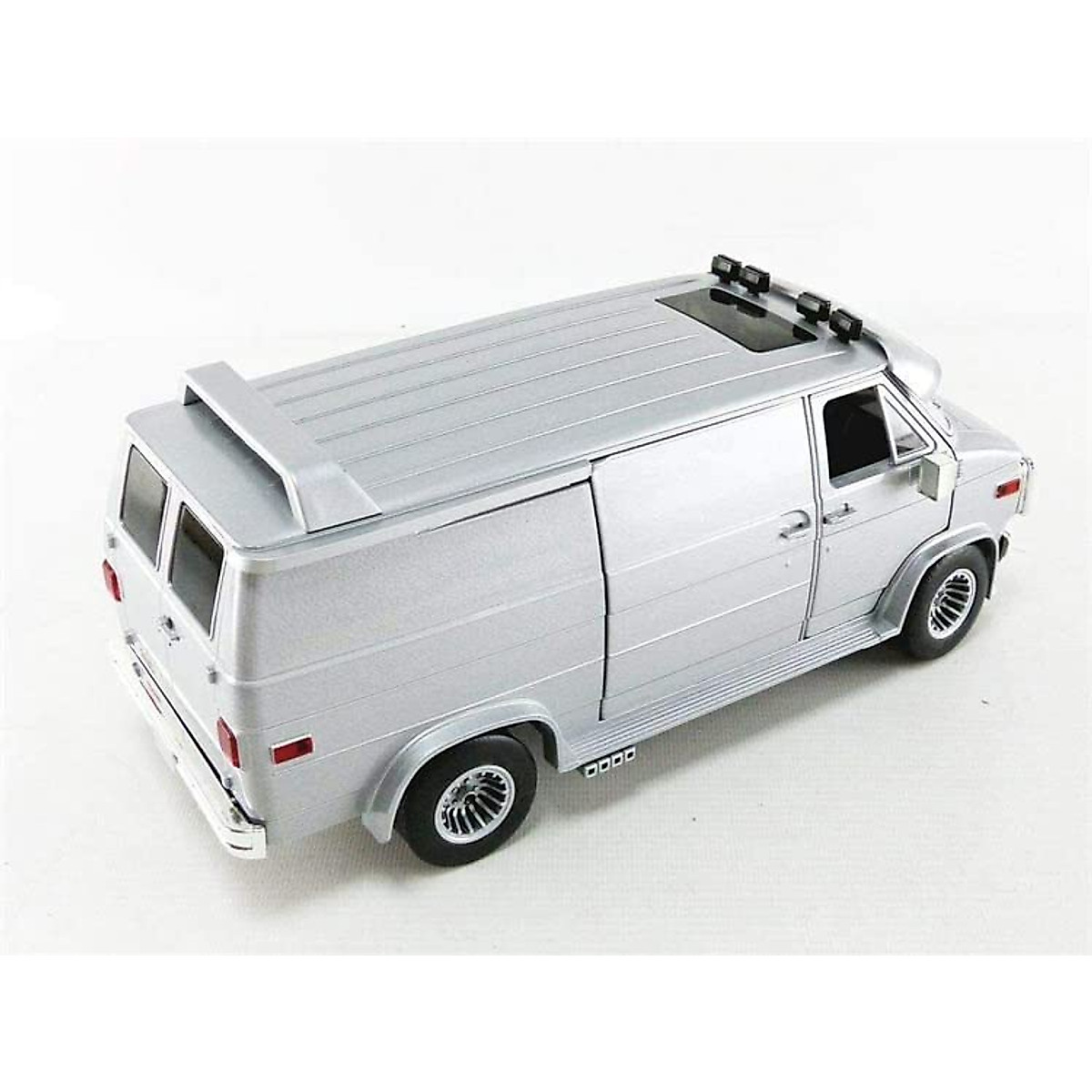 Greenlight 1983 for GMC VANDURA Custom - Silver Metallic 1/18 DIECAST Truck Pre-Built Model