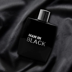 NovoGlow Man in Black for Men - Luxurious Aroma in Each 3.4 fl Oz Black Glass Bottle - Top Notes of Bergamot and Pineapple Formulated with Essential Oils - Fantastic Gift Choice - Grey Suede Pouch