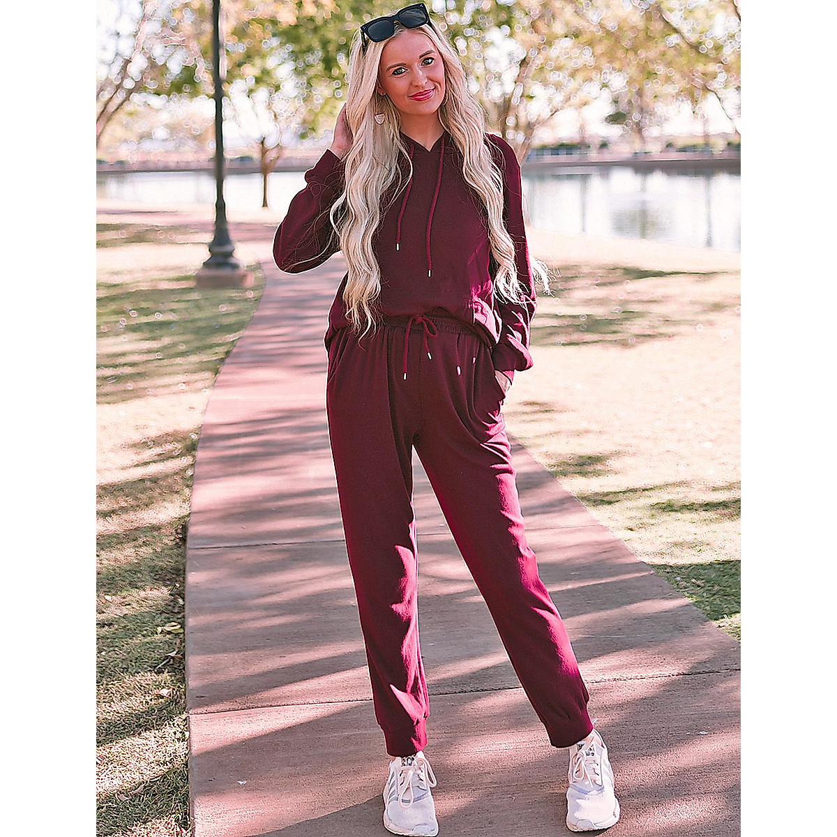 ZHENWEI Sweatsuits for Women Set Jogger Set Hoodie Two Piece Lounge Suit Long Sleeve Athletic Outfits Kangaroo Pockets