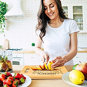 Cutting Board-Mothers Day Gifts,Grandma Gifts for Mothers Day，Personalized Engraved Bamboo Cutting Board Birthday Gifts for Grandma with Warm Saying
