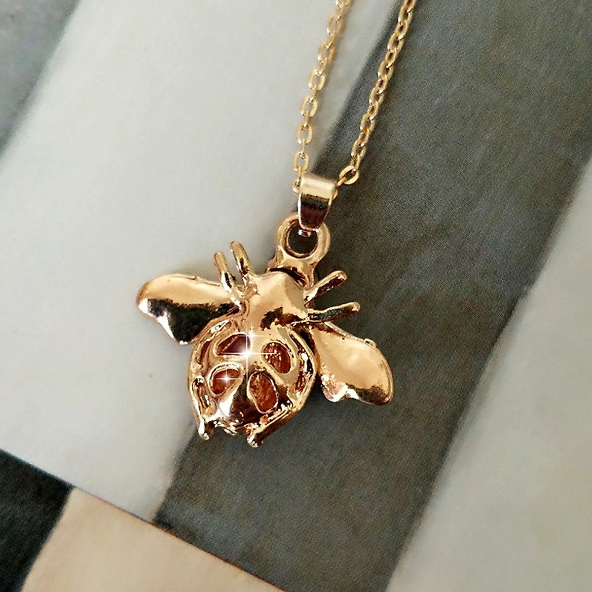 Figaro Design Elegent Crystal Yellow Little Bee Colored Glaze Drip Honey Bee Little Bumblebee Pendant Necklace