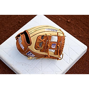 WILSON 2023 Sis Bates A2000® SB22 11.75” Fastpitch Infield Glove - Right Hand Throw