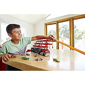 Hot Wheels Playset with Hw MEGA Hauler Toy Truck & 1:64 Scale Car, Stores 50+ Vehicles, Expands to 6 Levels